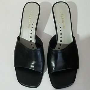 Liz Claiborne | Shoes | Liz Claiborne Black Leather Sandals | Poshmark